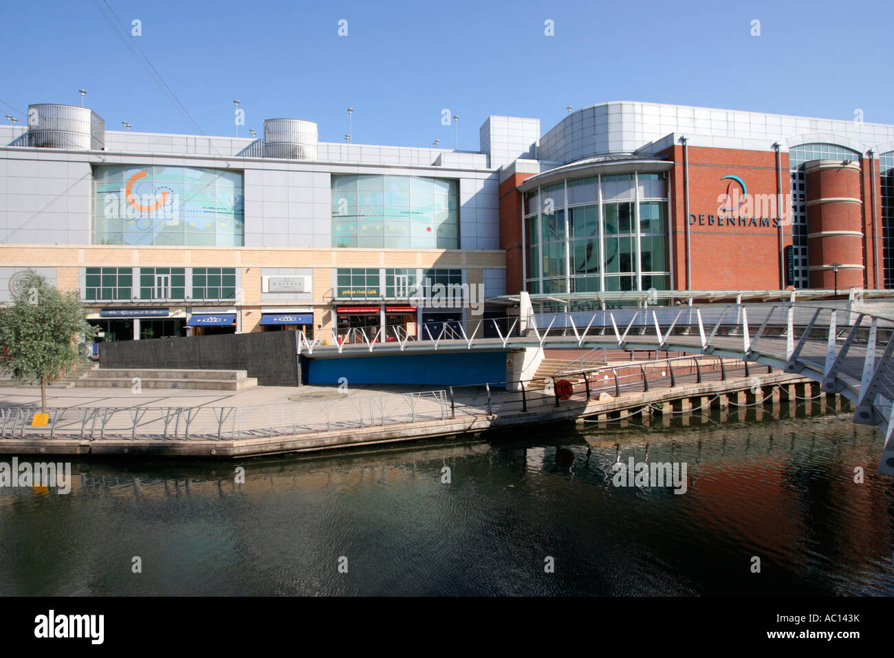 reading town centre the oracle shopping centre development by the river ...