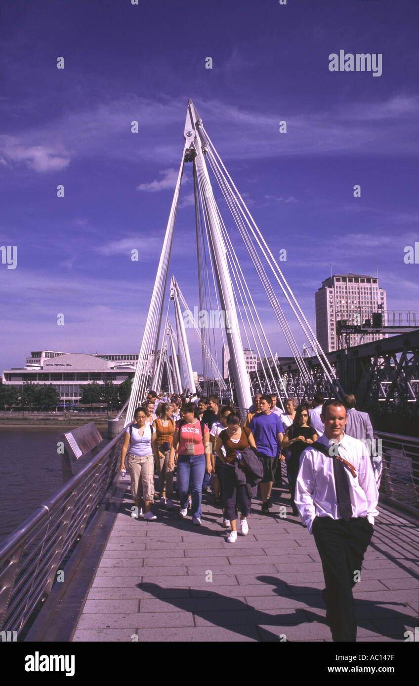 Hungerford footbridge london hi-res stock photography and images - Alamy