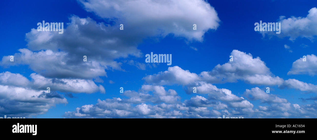 Wolke horizontal hi-res stock photography and images - Alamy