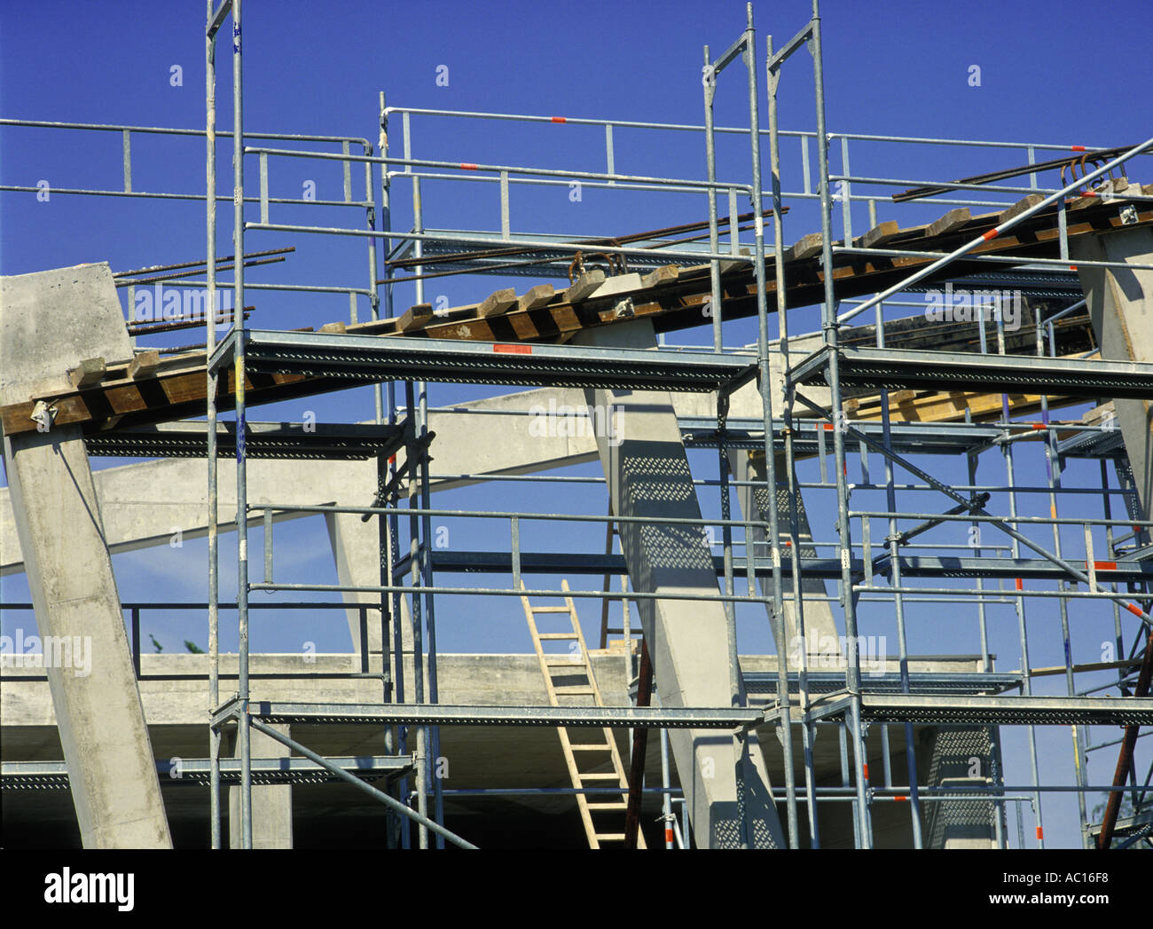 Scaffold on a concrete construction Stock Photo - Alamy