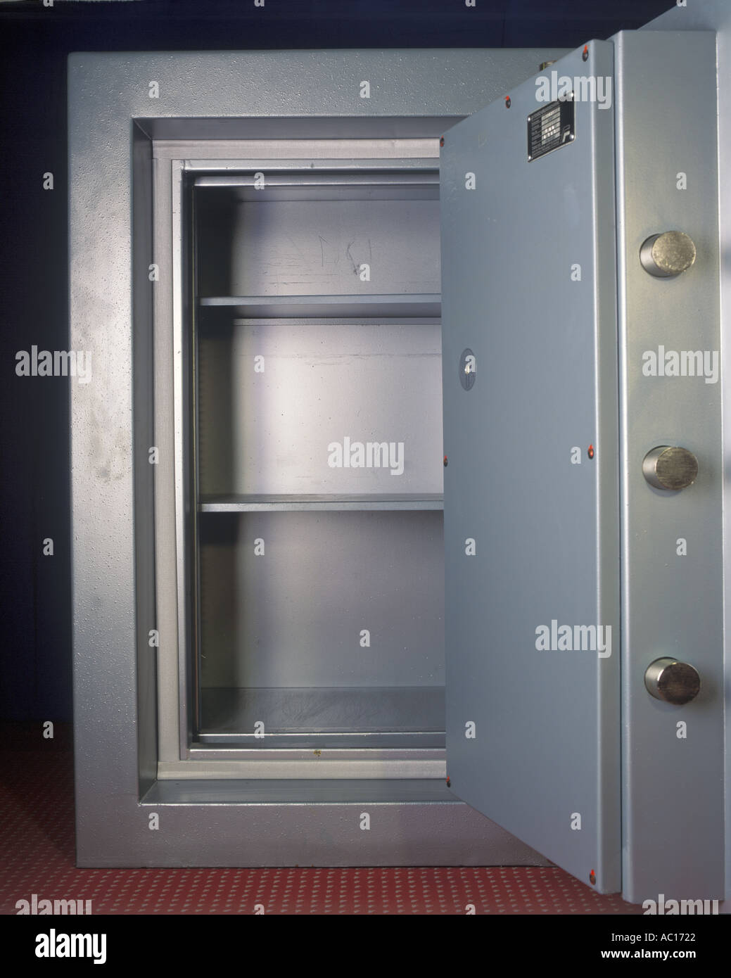 Open and empty safe Stock Photo - Alamy