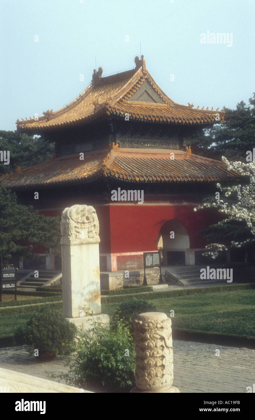 Ming graves hi-res stock photography and images - Alamy