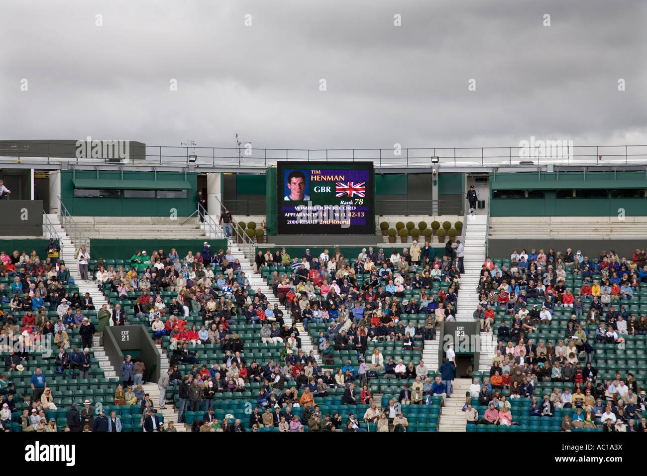 Wimbledon stadium seat hi-res stock photography and images - Alamy