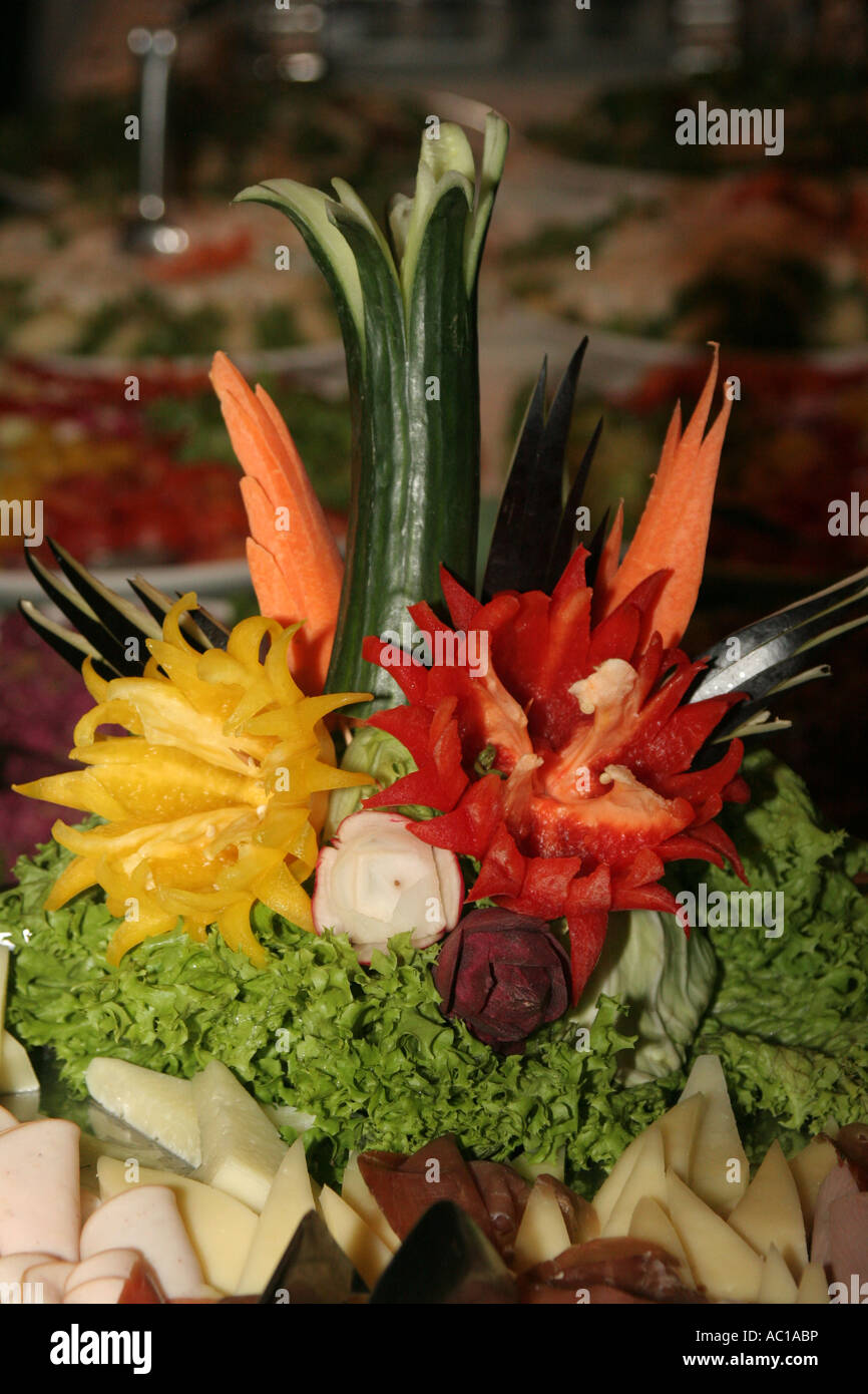 Fruit sculpture hi-res stock photography and images - Alamy