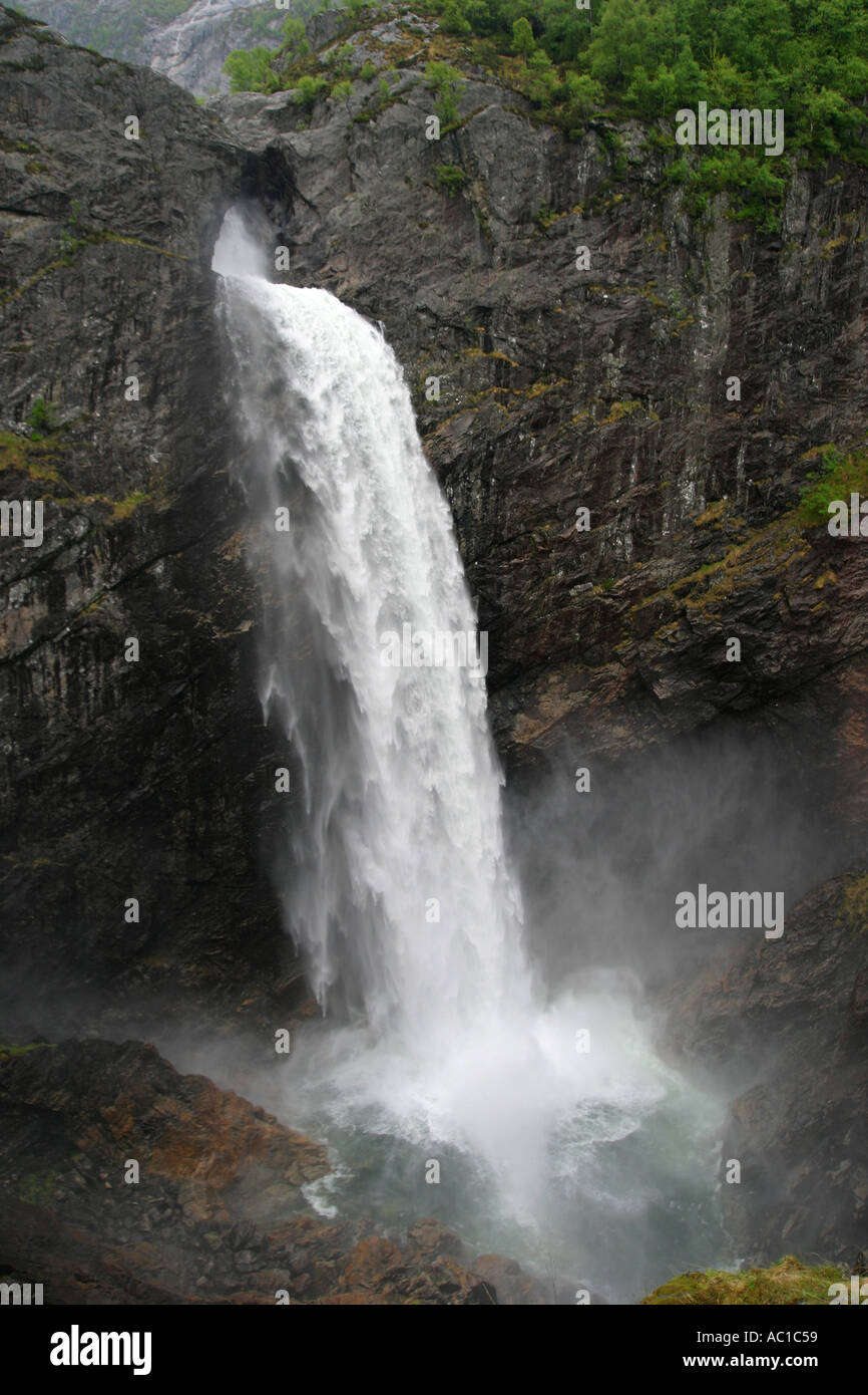 80 meter waterfall hi-res stock photography and images - Alamy