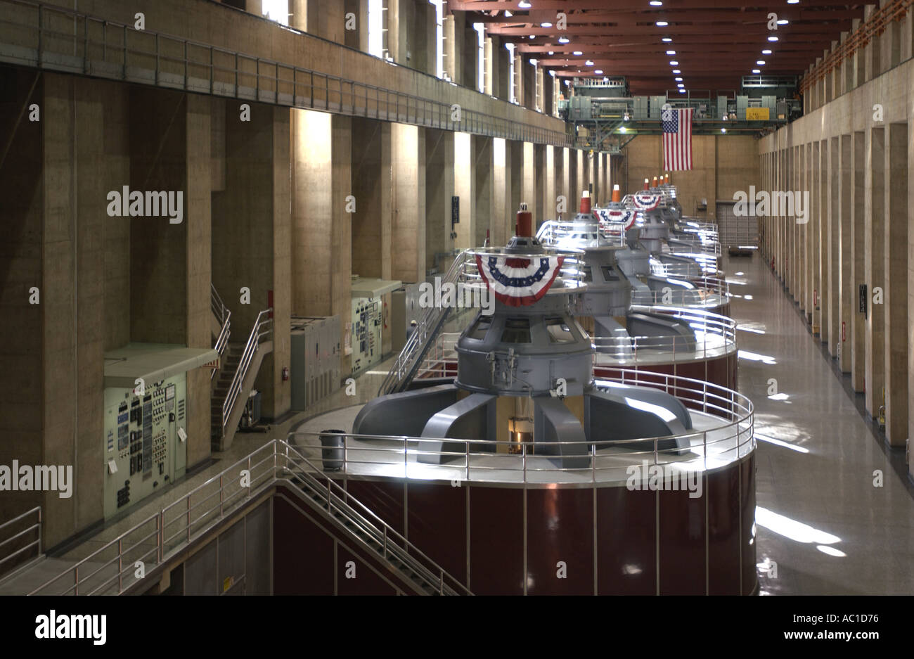 Electrical generator turbine hall hi-res stock photography and images ...