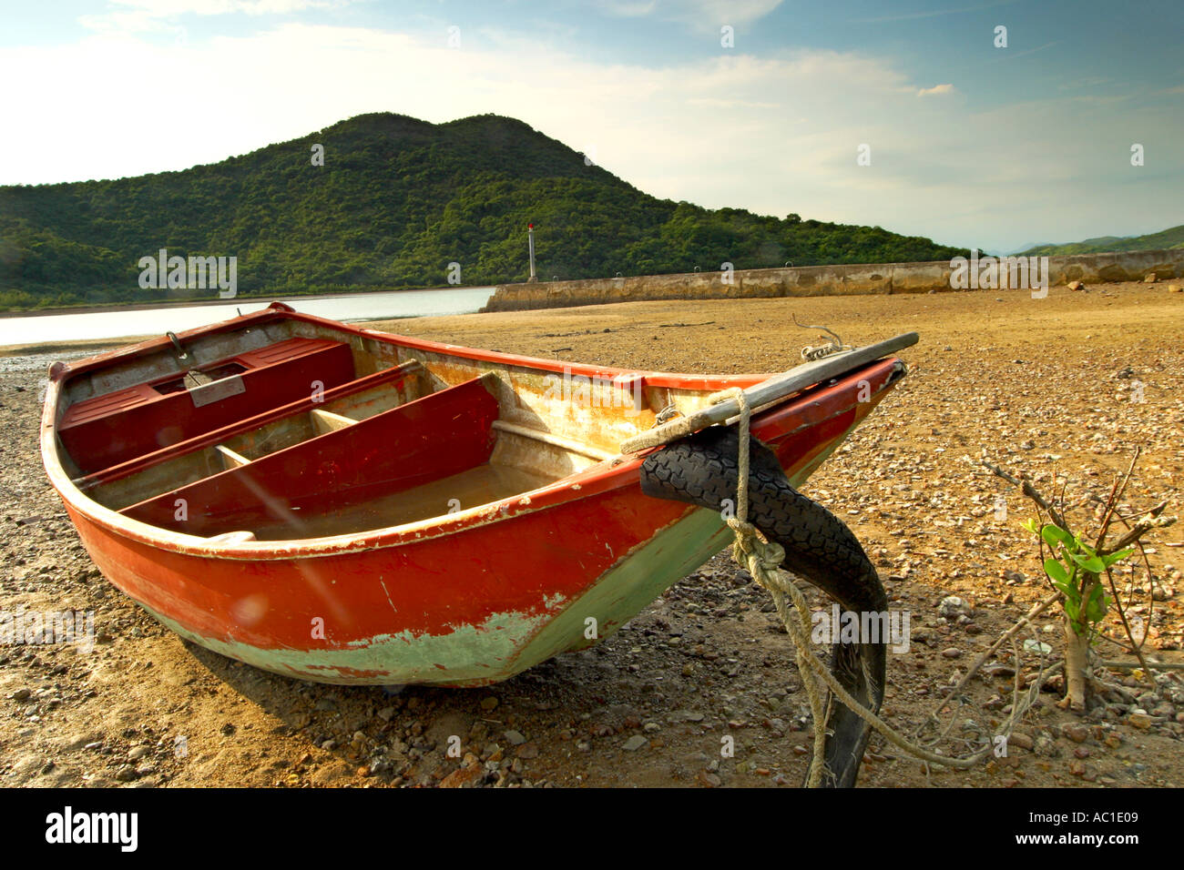 boat on beach thailand relax restore Stock Photo - Alamy