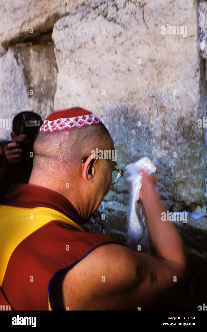 Israel, Jerusalem, Dalai Lama at Western Wall Stock Photo - Alamy