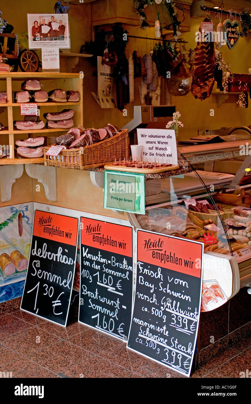 BUTCHER'S SHOP VIKTUALIENMARKT FOOD MARKET MUNICH BAVARIA GERMANY Stock ...