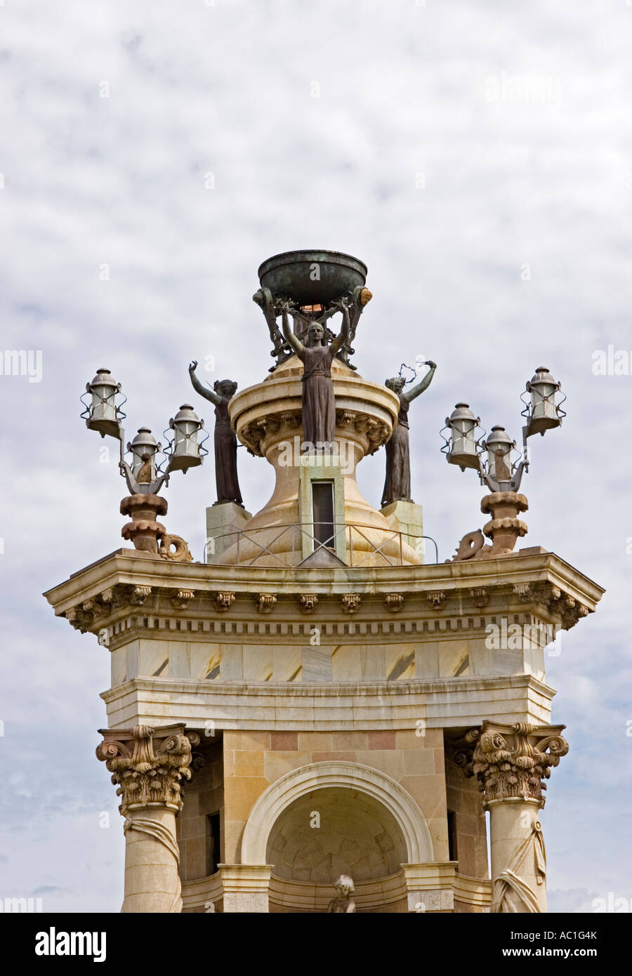 Statue roundabout Plaça d Espanya Stock Photo - Alamy