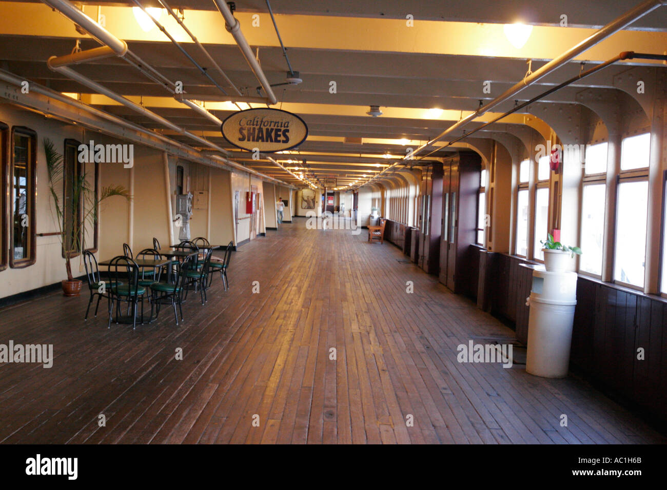 Royal Mail Steamer RMS Queen Mary ship Long Beach California Promenade ...