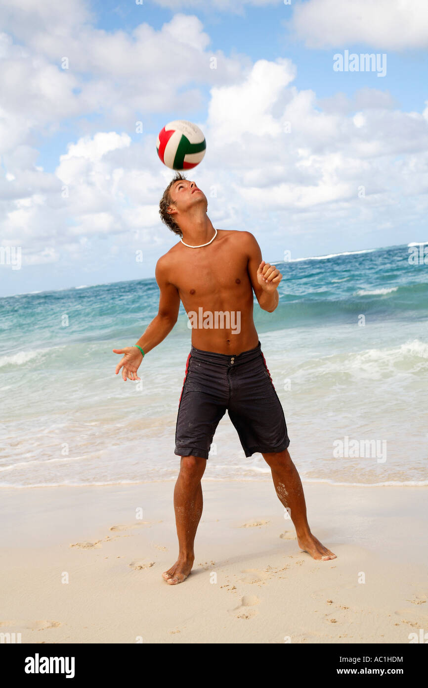 Blonde hair volleyball player hi-res stock photography and images - Alamy