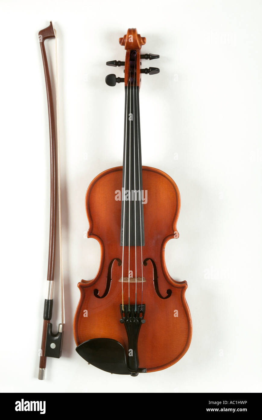 Violin and bow, close-up Stock Photo - Alamy