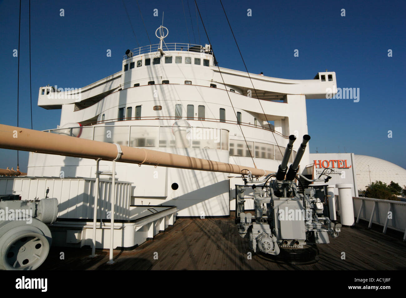 Royal Mail Steamer RMS Queen Mary Long Beach California Bridge from bow ...