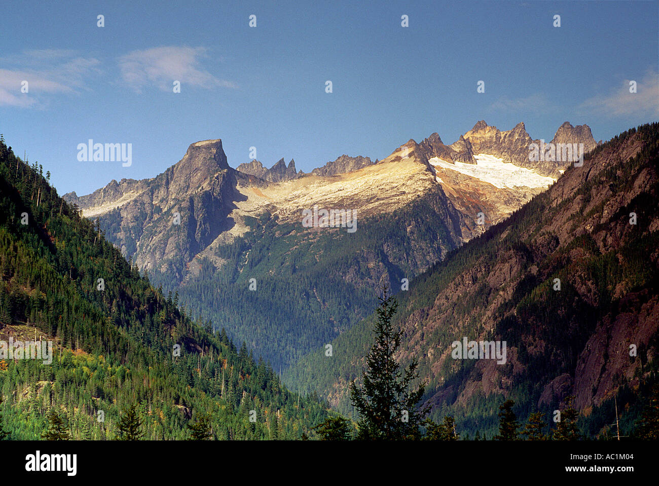 Southern washington cascades hi-res stock photography and images - Alamy