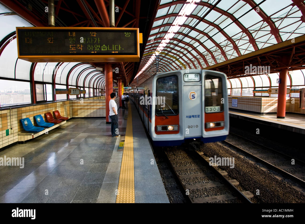 Seoul subway hi-res stock photography and images - Alamy