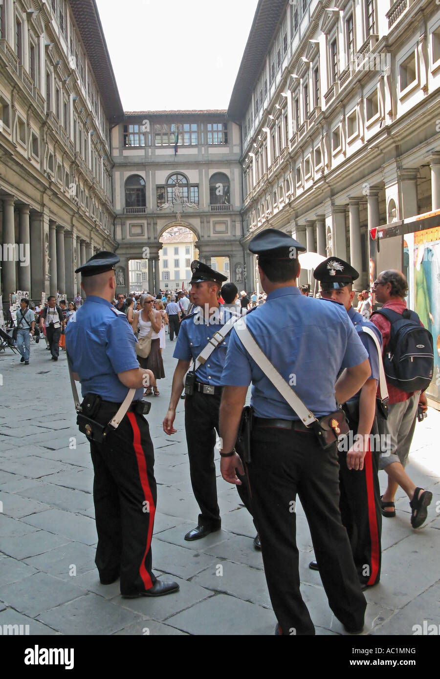 Florence uniform police hi-res stock photography and images - Alamy