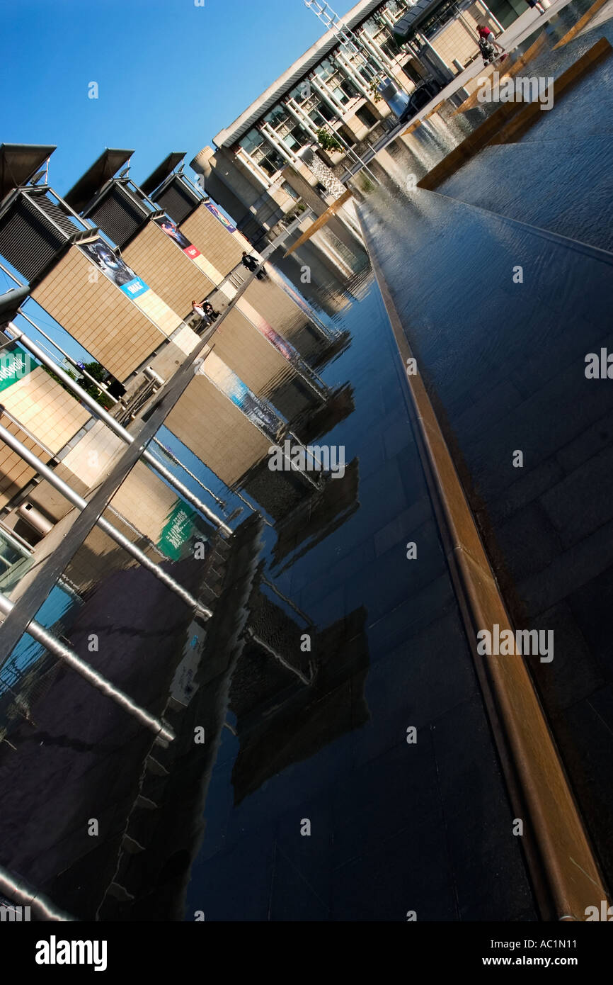 Reflections in the Fountain in Millennium Square Bristol England Stock Photo - Alamy