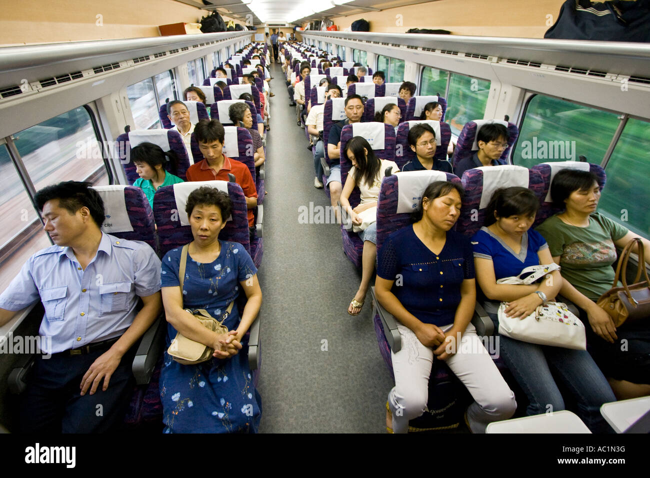 Chinese Passengers Inside High Speed Shanghai Nanjing Bullet Train D406 ...
