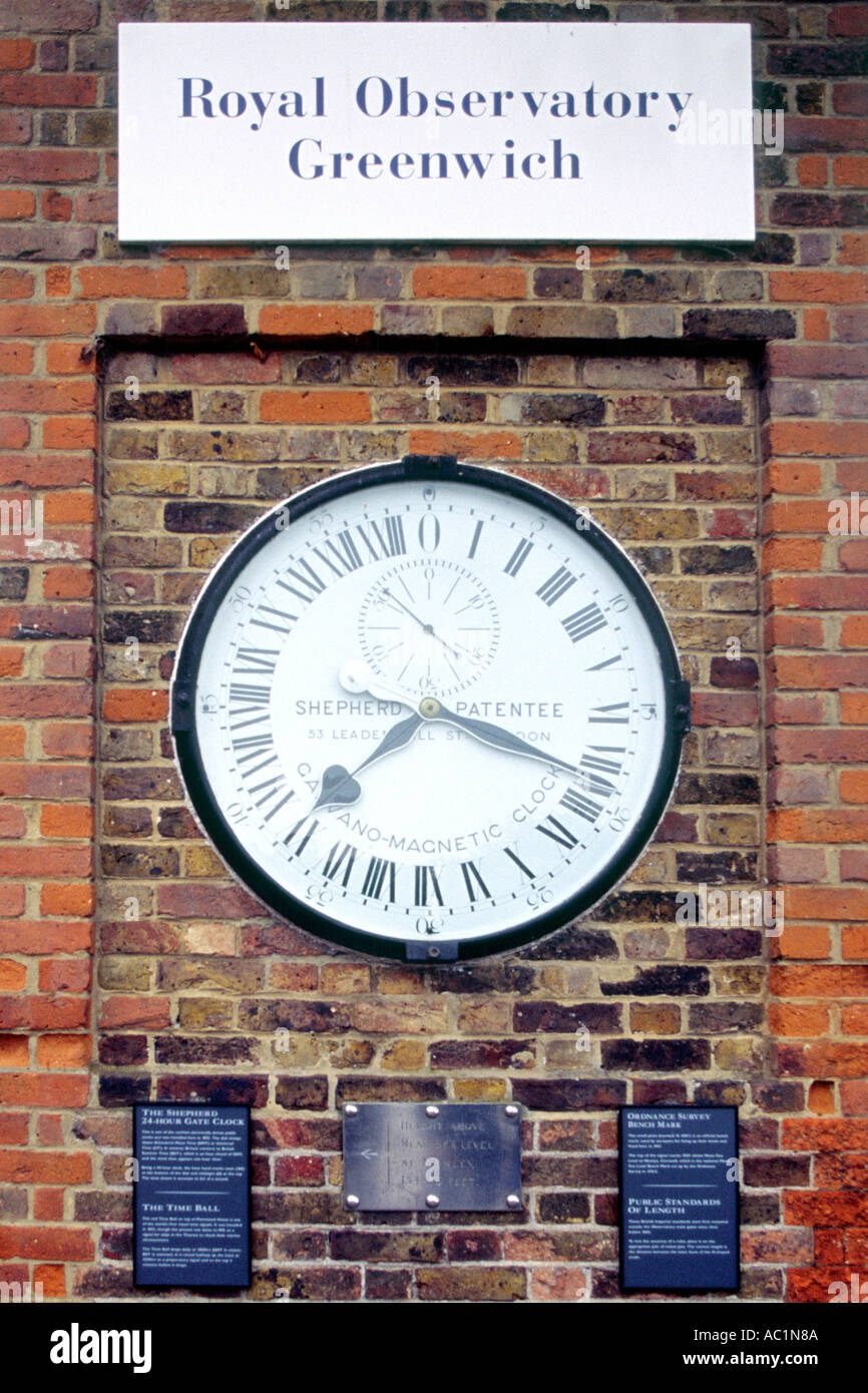 Shepherd gate 24 hour clock hi-res stock photography and images - Alamy