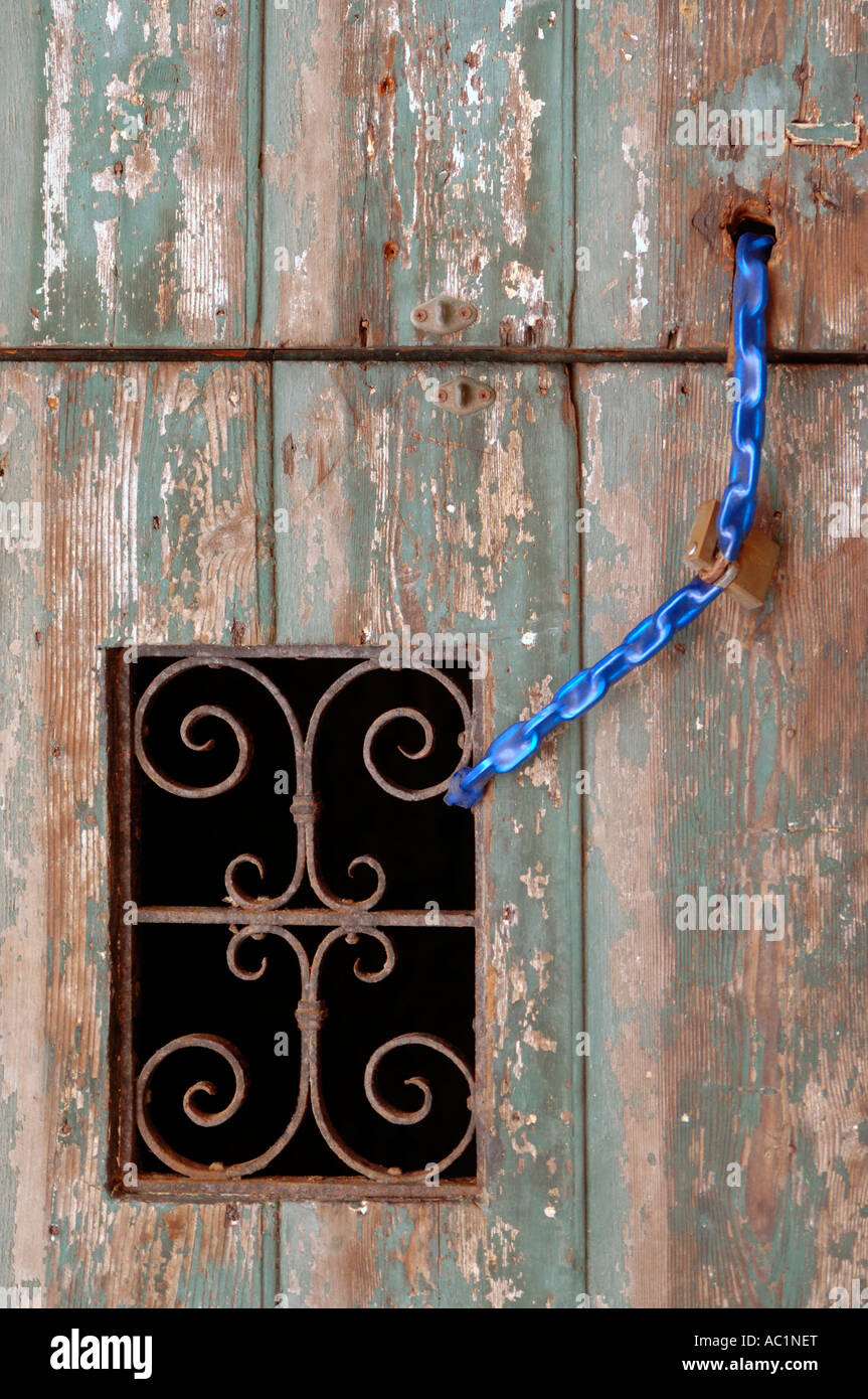 Board partition hi-res stock photography and images - Alamy