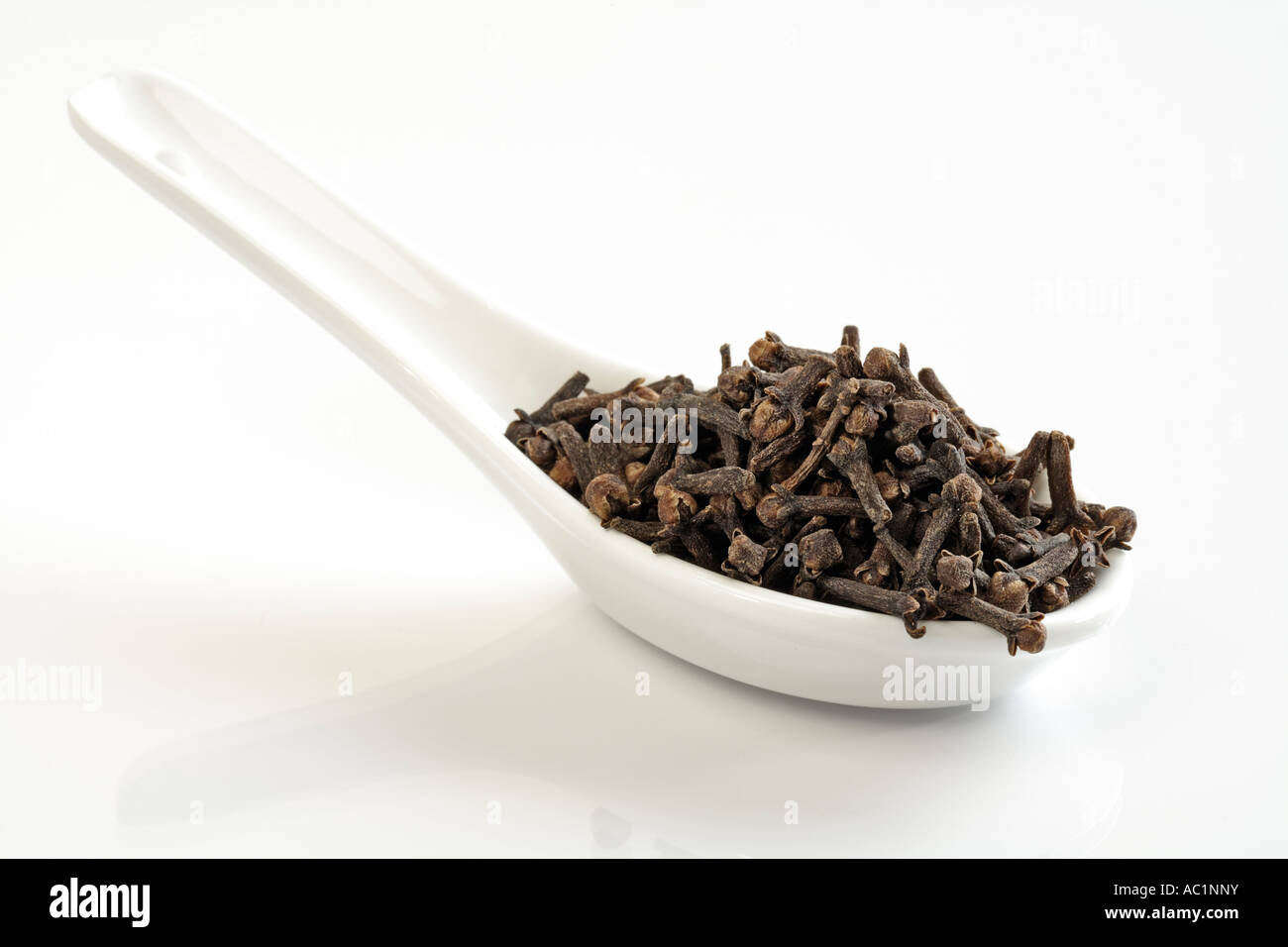 Several cloves hi-res stock photography and images - Alamy