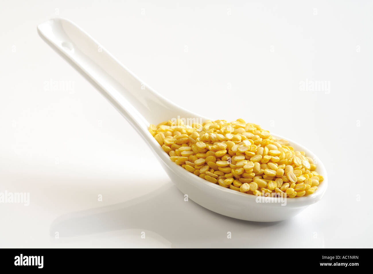 Mung beans hi-res stock photography and images - Alamy