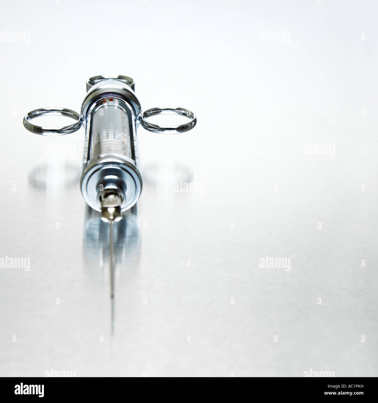 Injections science hi-res stock photography and images - Alamy