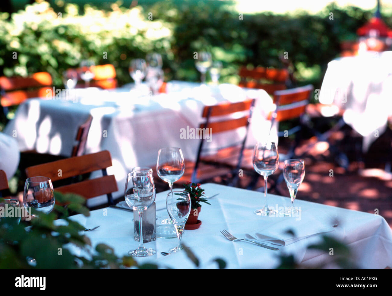 Dining tables outdoor Stock Photo - Alamy