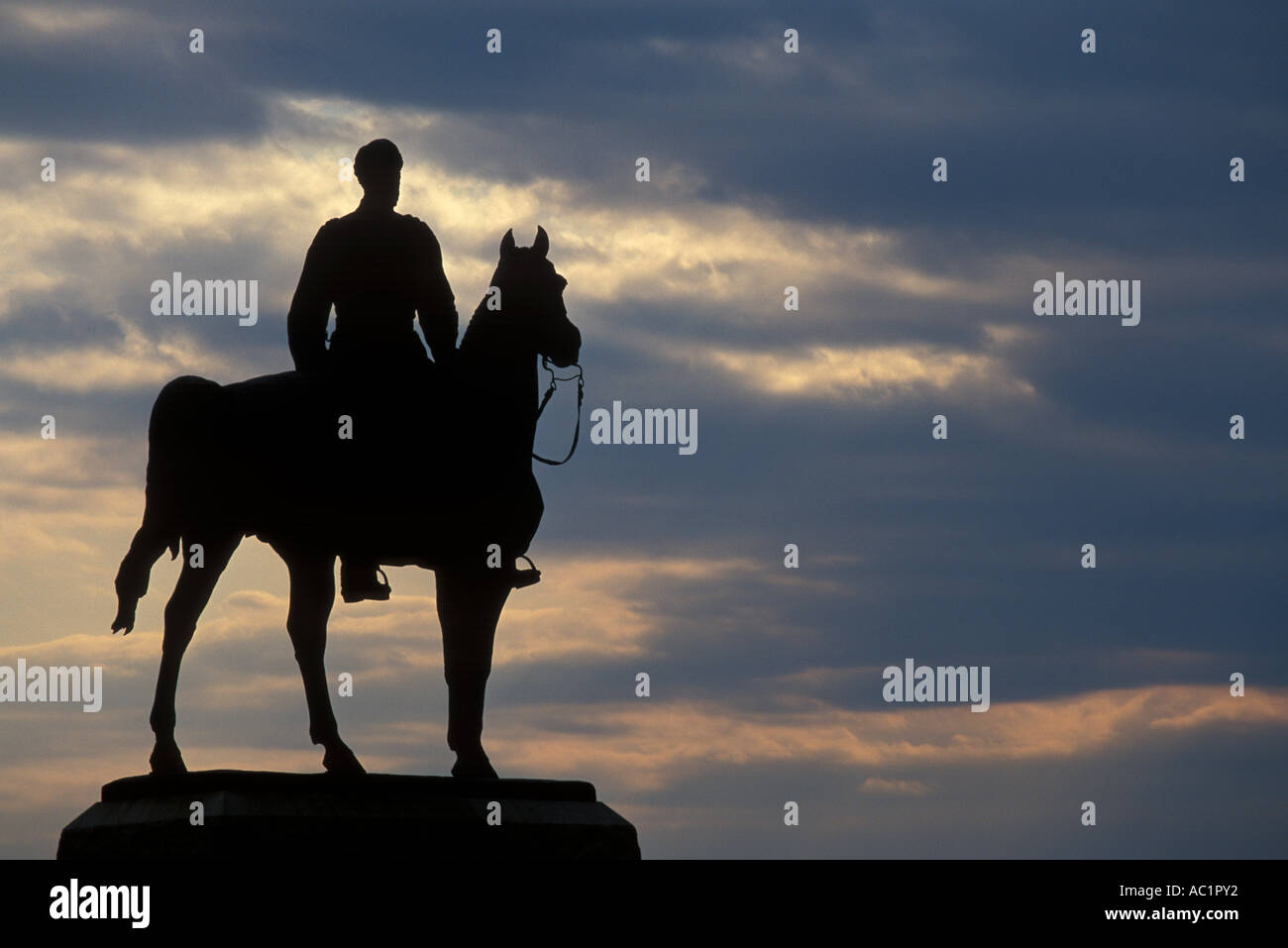Monument to General Meade at Gettysburg Stock Photo - Alamy