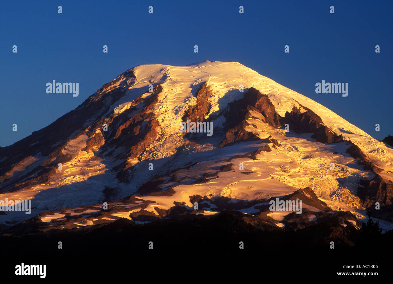 Early light on Mt Rainier from above the Stevens Canyon Road in Mount ...