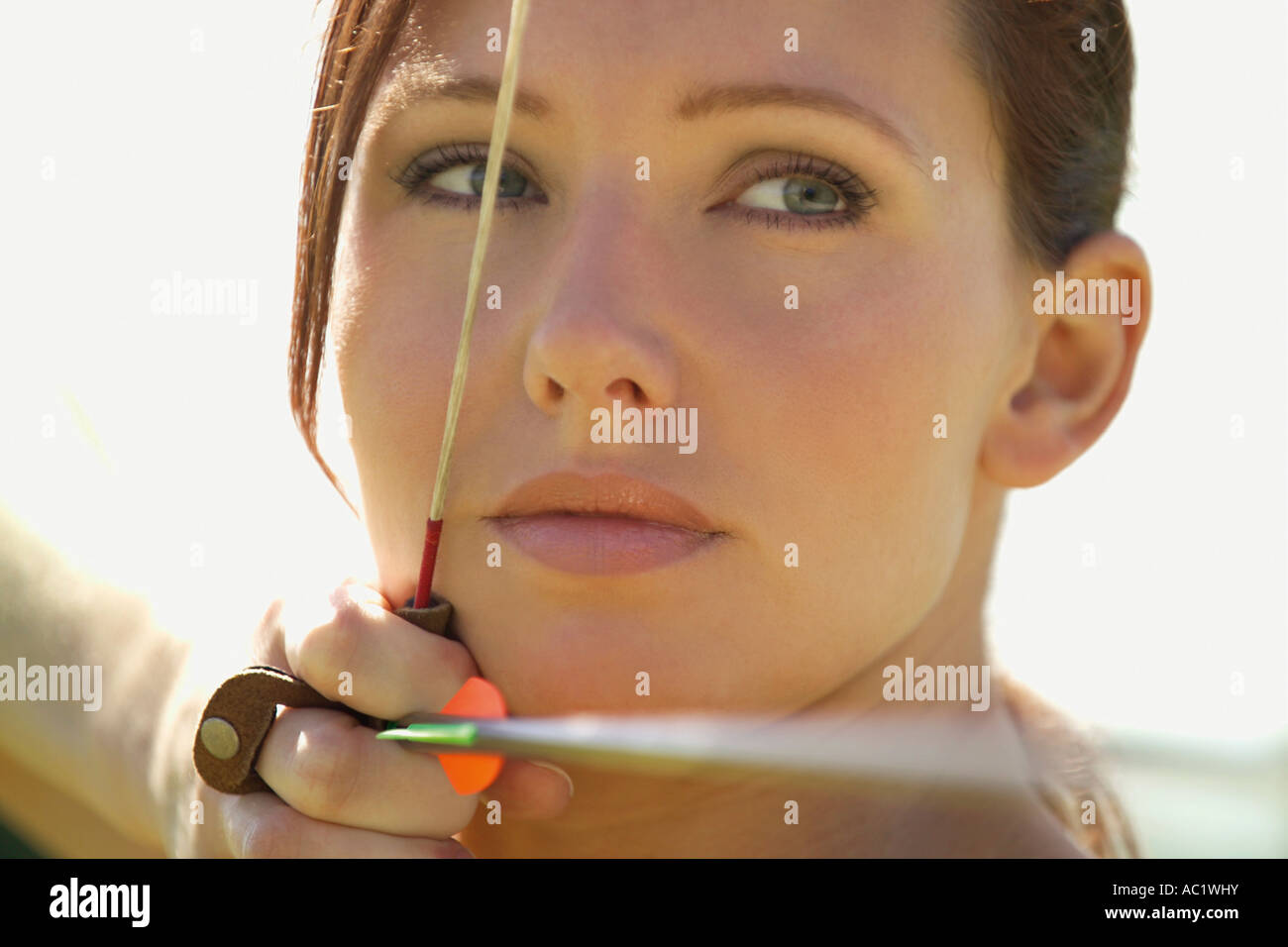 Female archers hi-res stock photography and images - Alamy