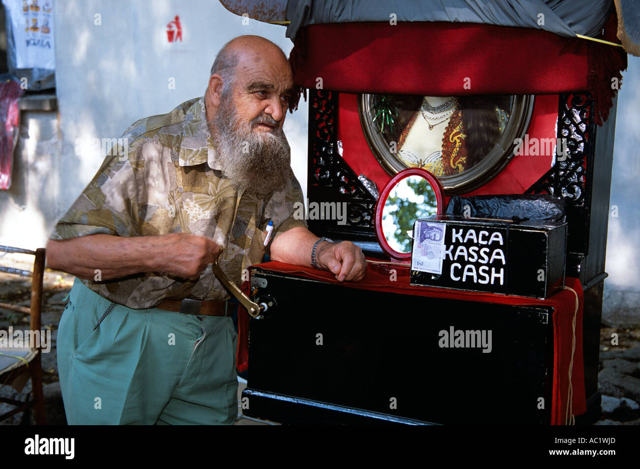Old barrel organ hi-res stock photography and images - Alamy