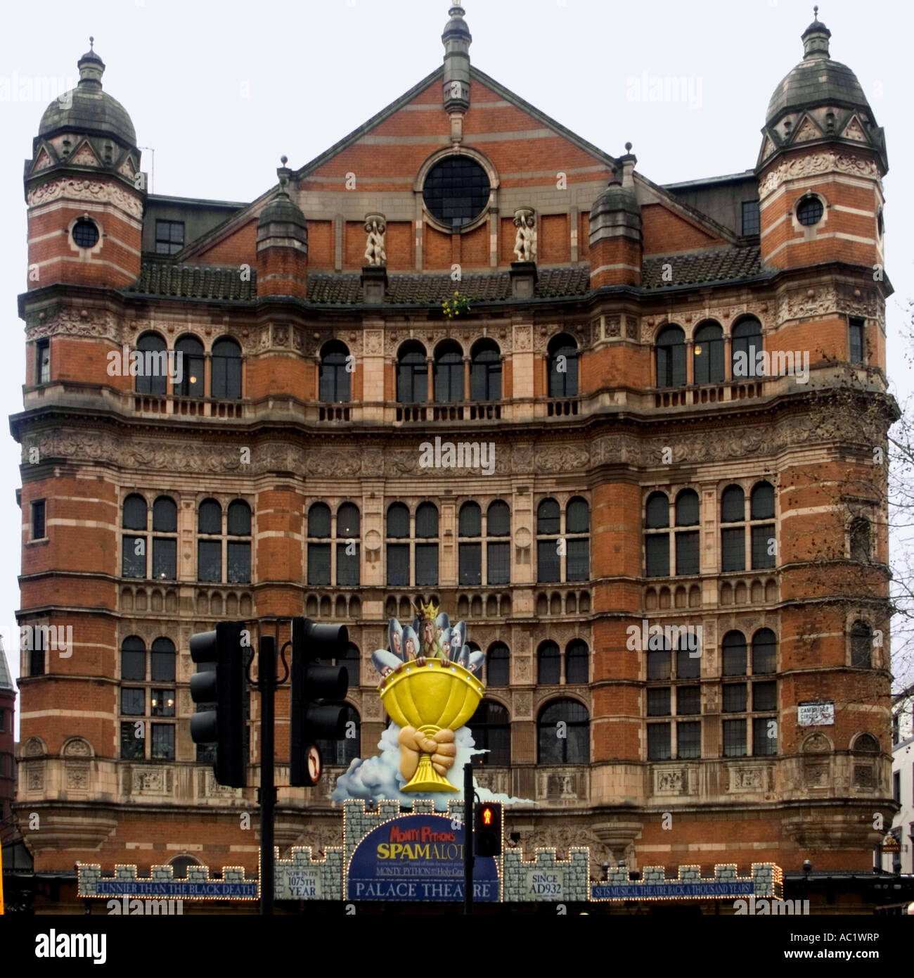 Palace theatre cambridge circus london hi-res stock photography and ...