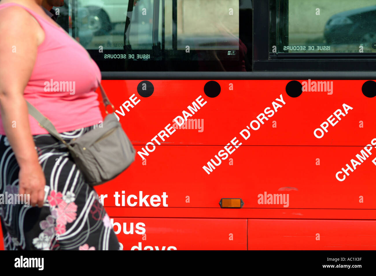 paris capital city bus tour tourist top deck view sightsee city break ...