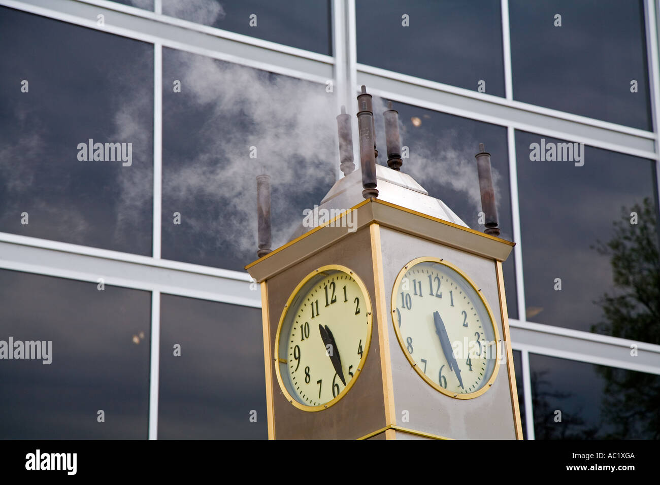 Steam clock hi-res stock photography and images - Alamy