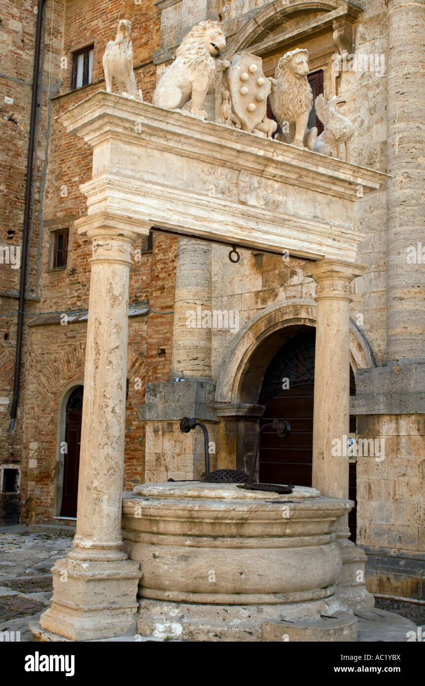 Renaissance italy arch hi-res stock photography and images - Alamy