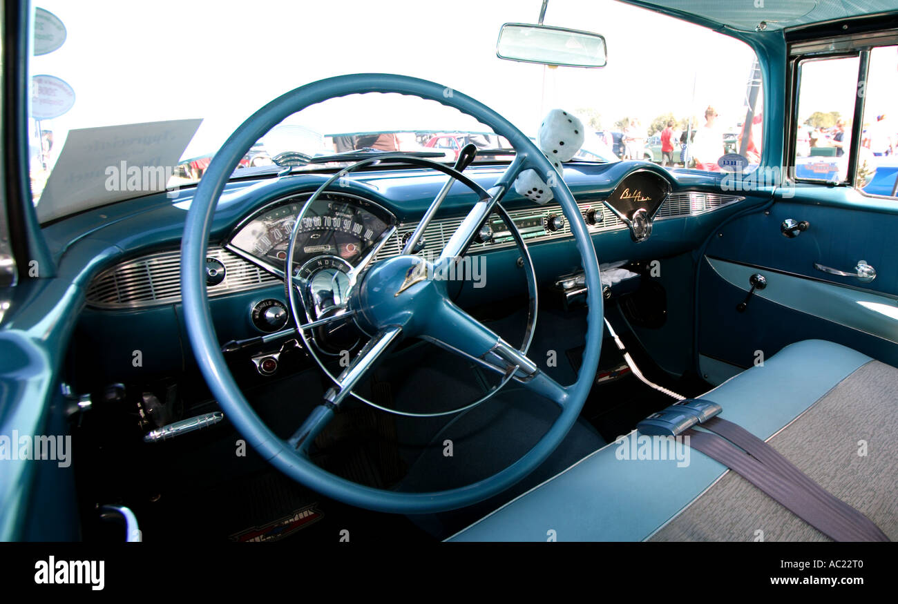 Blue alloy wheel car icon hi-res stock photography and images - Alamy