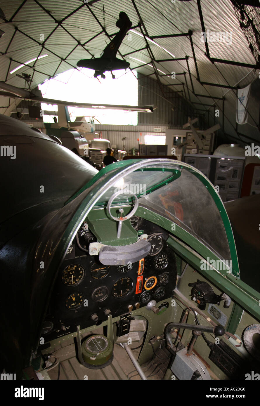 COCKPIT OF SUPERMARINE SPITFIRE AIRCRAFT VERTICAL BAPDB7934 Stock Photo ...