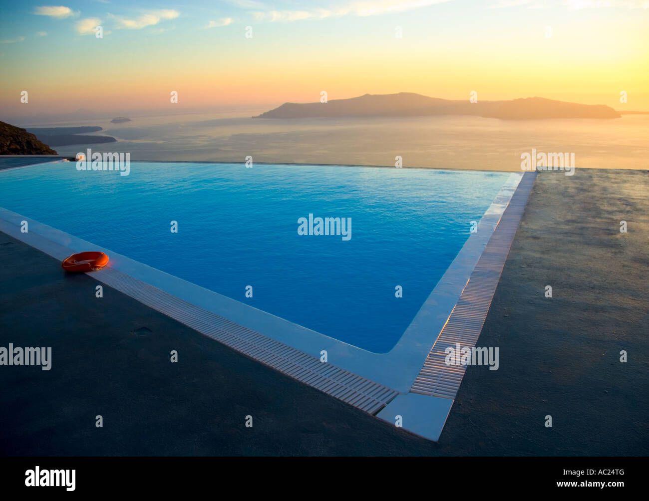 Blue pool by ocean Stock Photo - Alamy