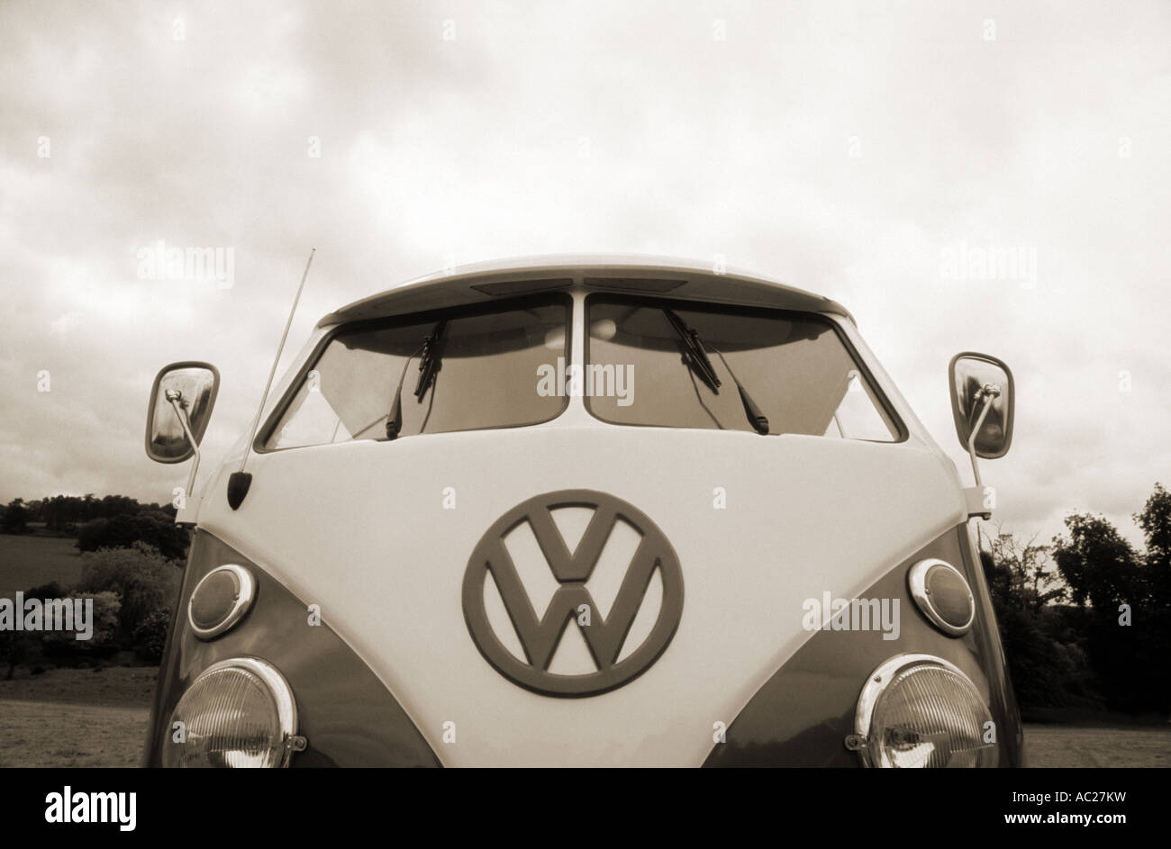 Volkswagen Split Screen Kombi. German car manufacturer 1938 to date ...