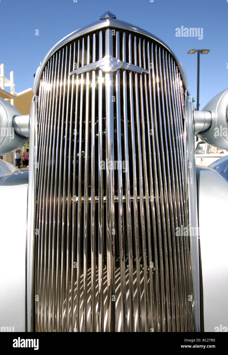 FRONT VIEW SILVER CHEVROLET CAR VERTICAL BAPDB7701 Stock Photo - Alamy