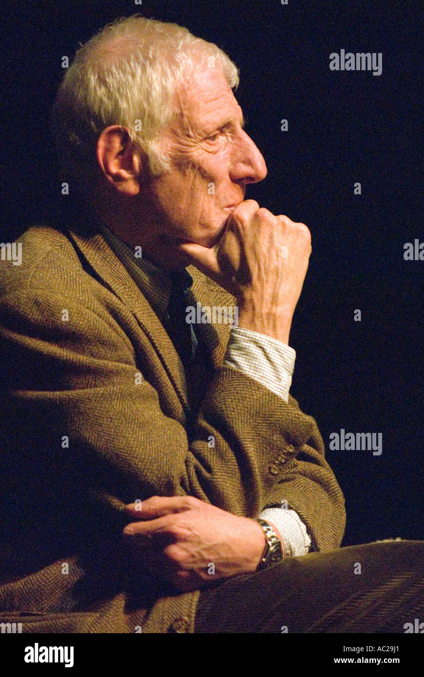 Jonathan miller hi-res stock photography and images - Alamy