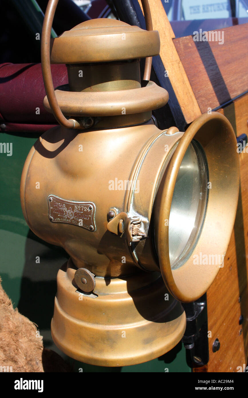 OIL LAMP ON VINTAGE CAR VERTICAL BAPDA7615 Stock Photo - Alamy