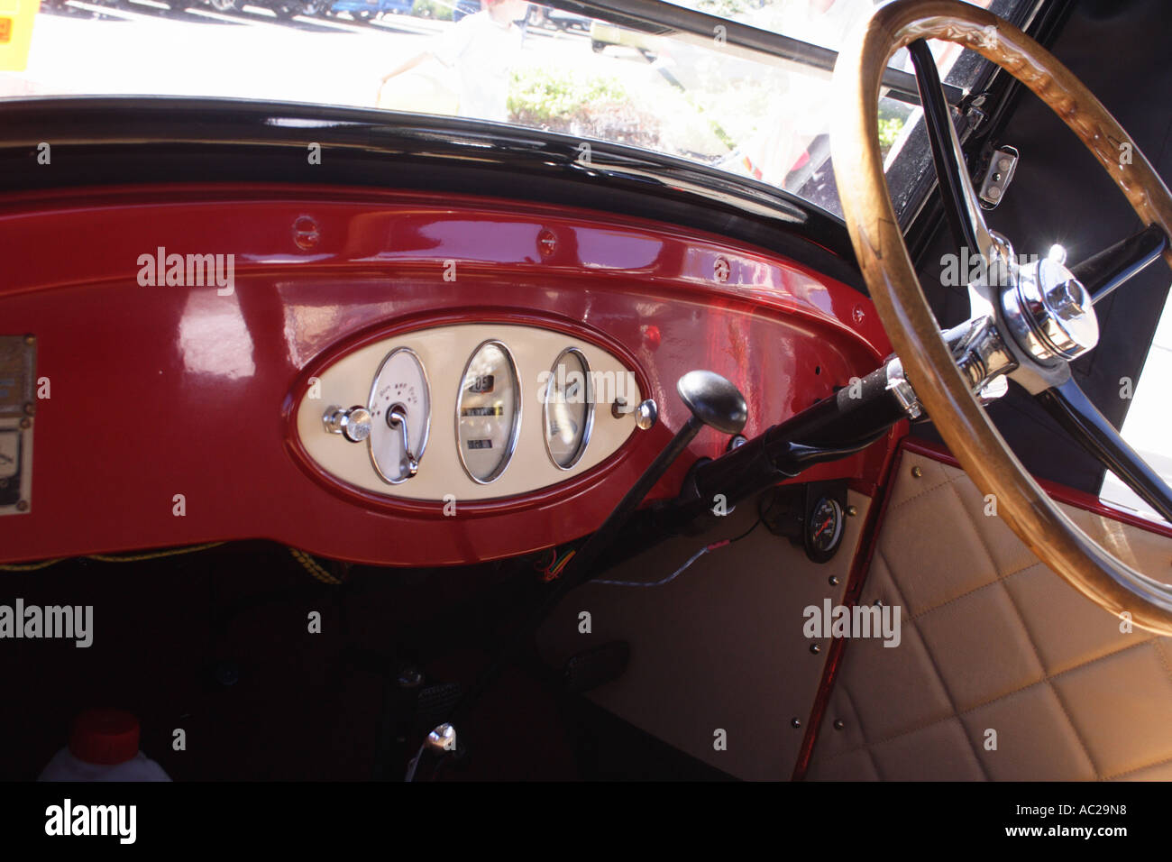 RED DASHBOARD VINTAGE CAR HORIZONTAL BAPDA7619 Stock Photo - Alamy