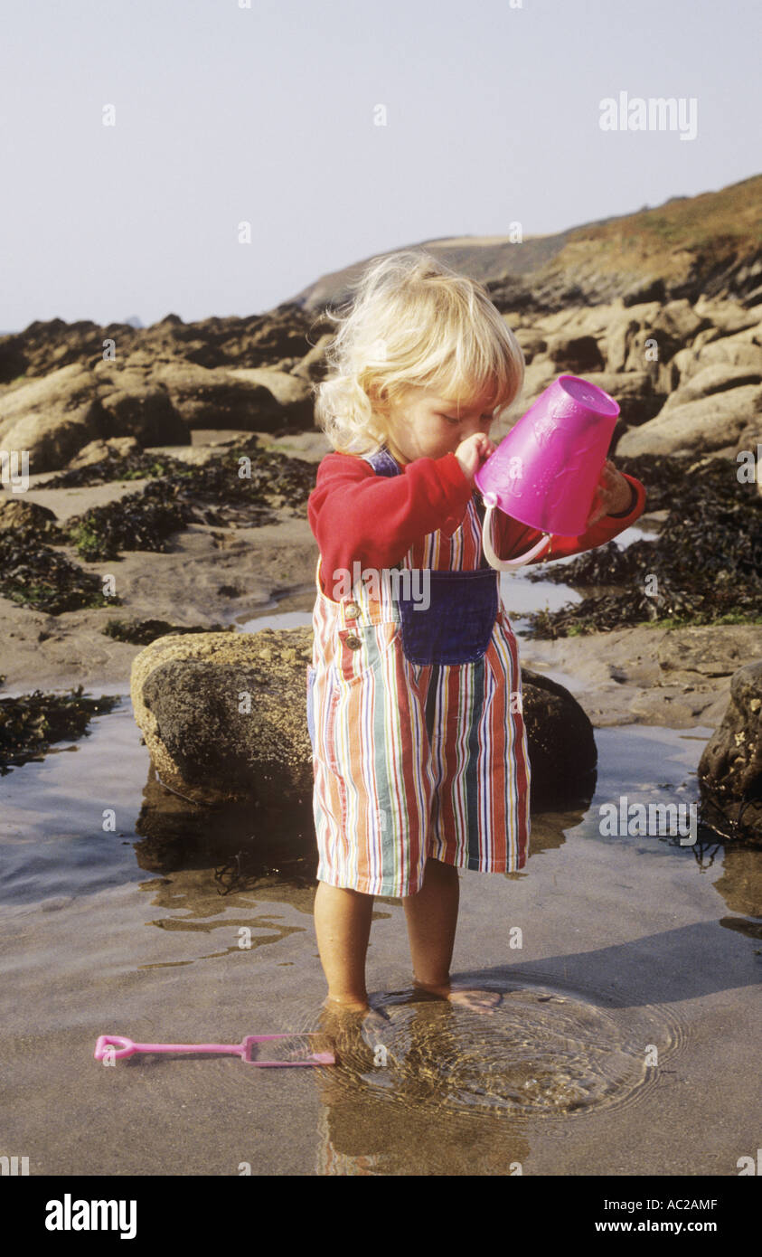 Rockpools rockpooling hi-res stock photography and images - Alamy