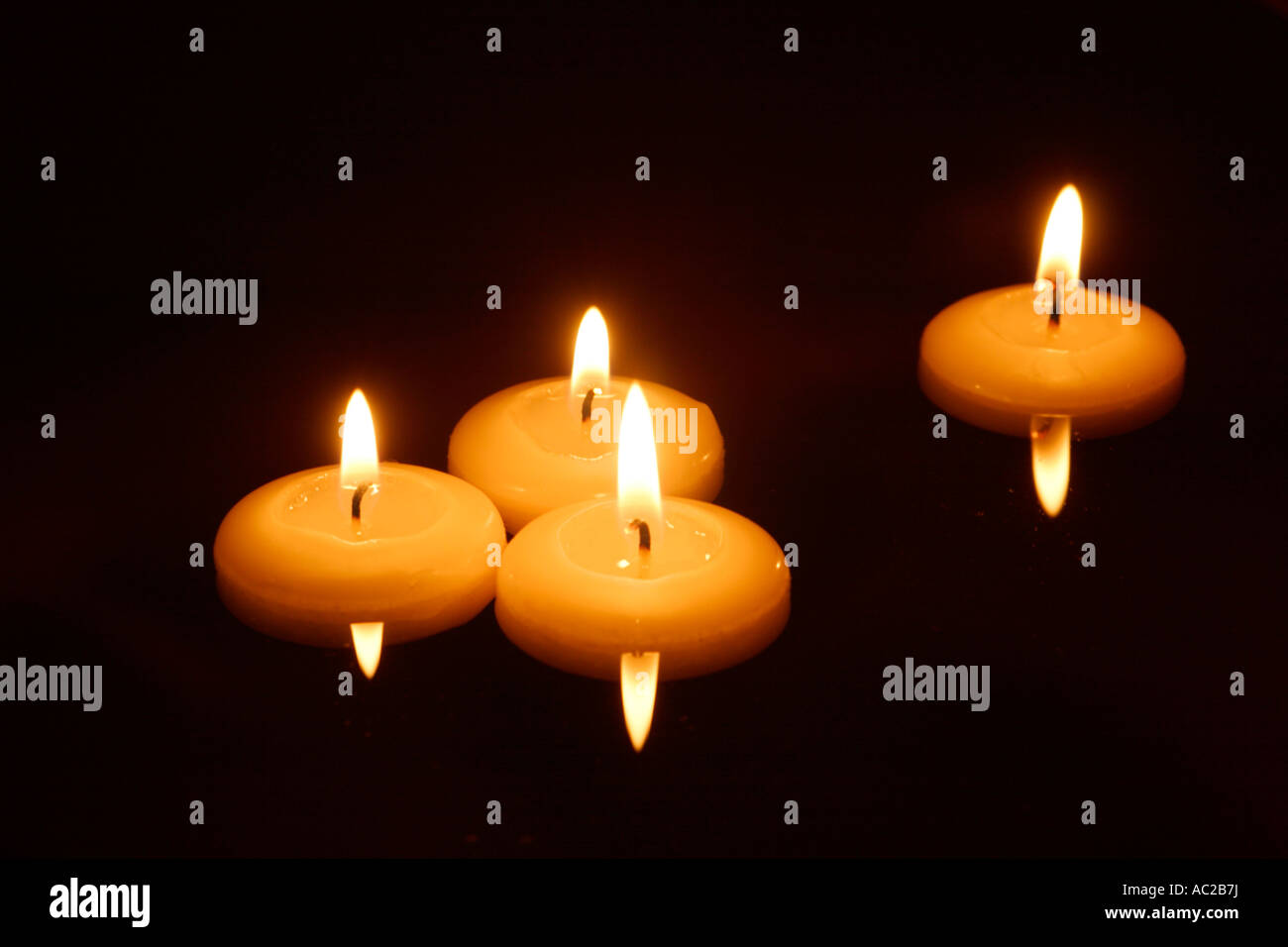 Floating candles hi-res stock photography and images - Alamy