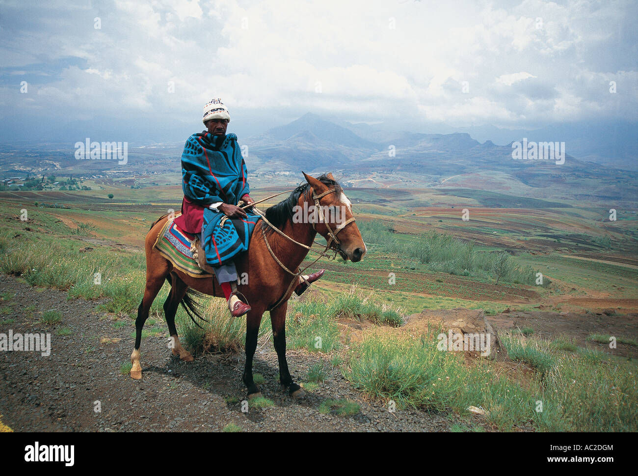 Black man riding horse hi-res stock photography and images - Alamy