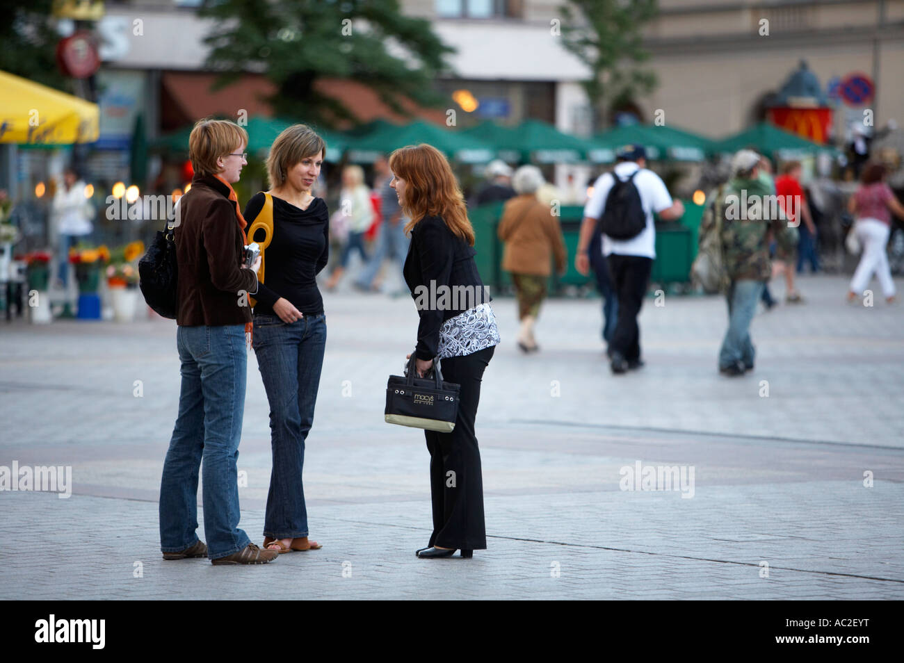Gossip square hi-res stock photography and images - Alamy