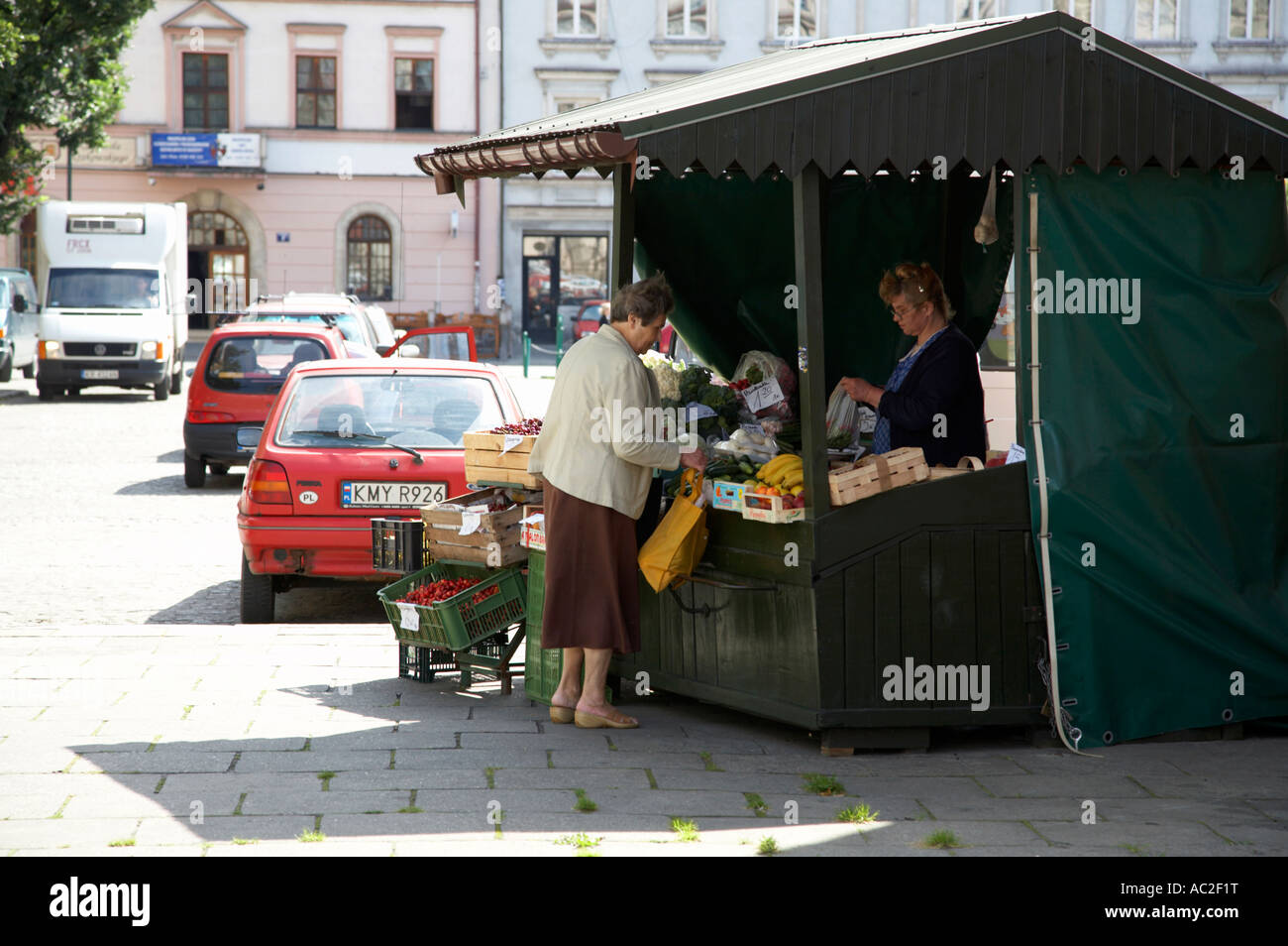 Woman historic stall hi-res stock photography and images - Alamy